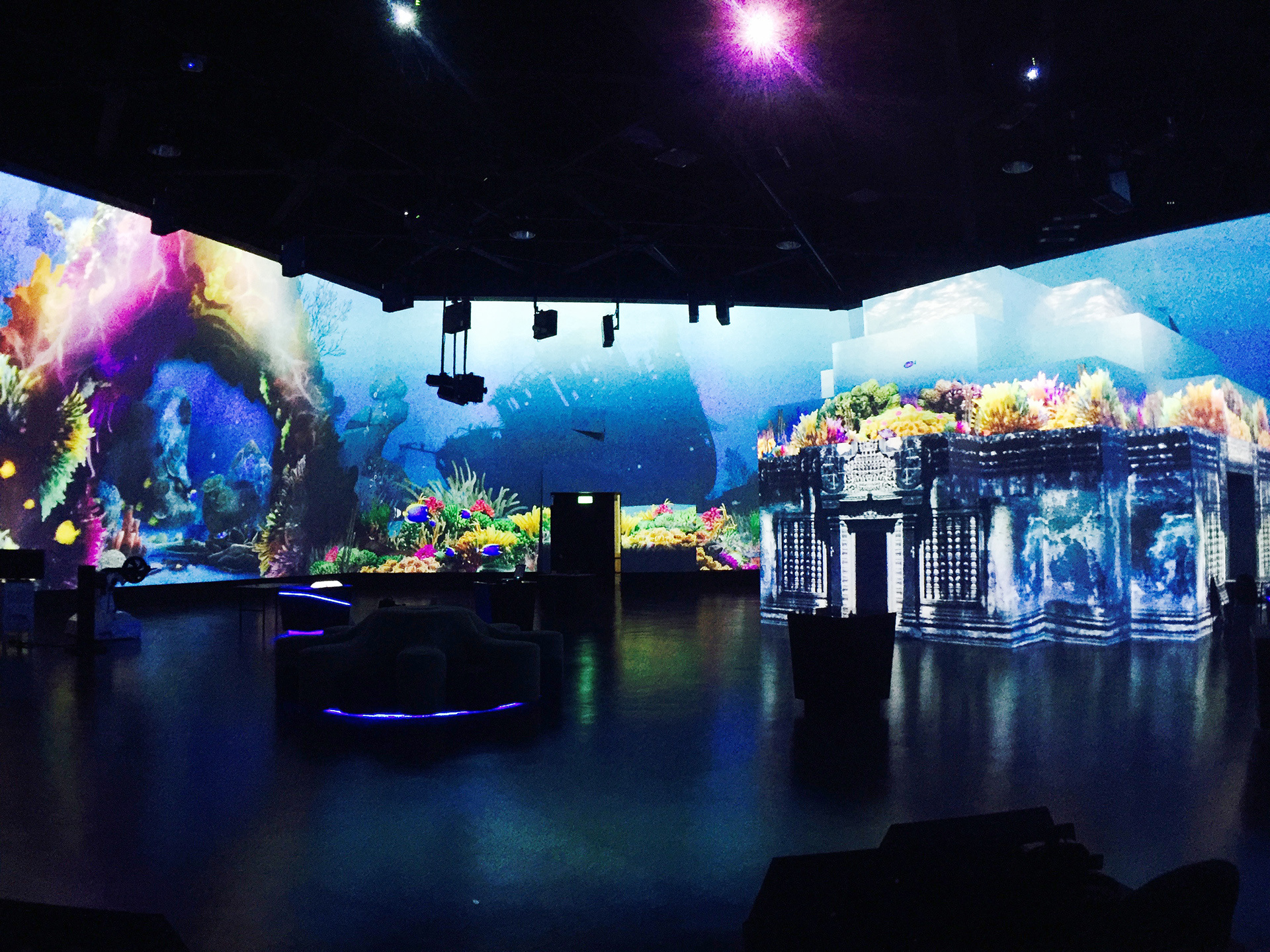 Science Center Visitors Explore New Dimensions